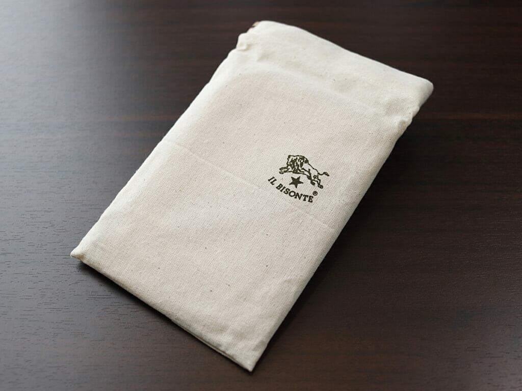 イルビゾンテのL字ファスナーミニ財布(コンパクトウォレット)をレビュー！ヌメ革のエイジングも解説 - CUSTOM FASHION MAGAZINE（カスタムファッションマガジン）